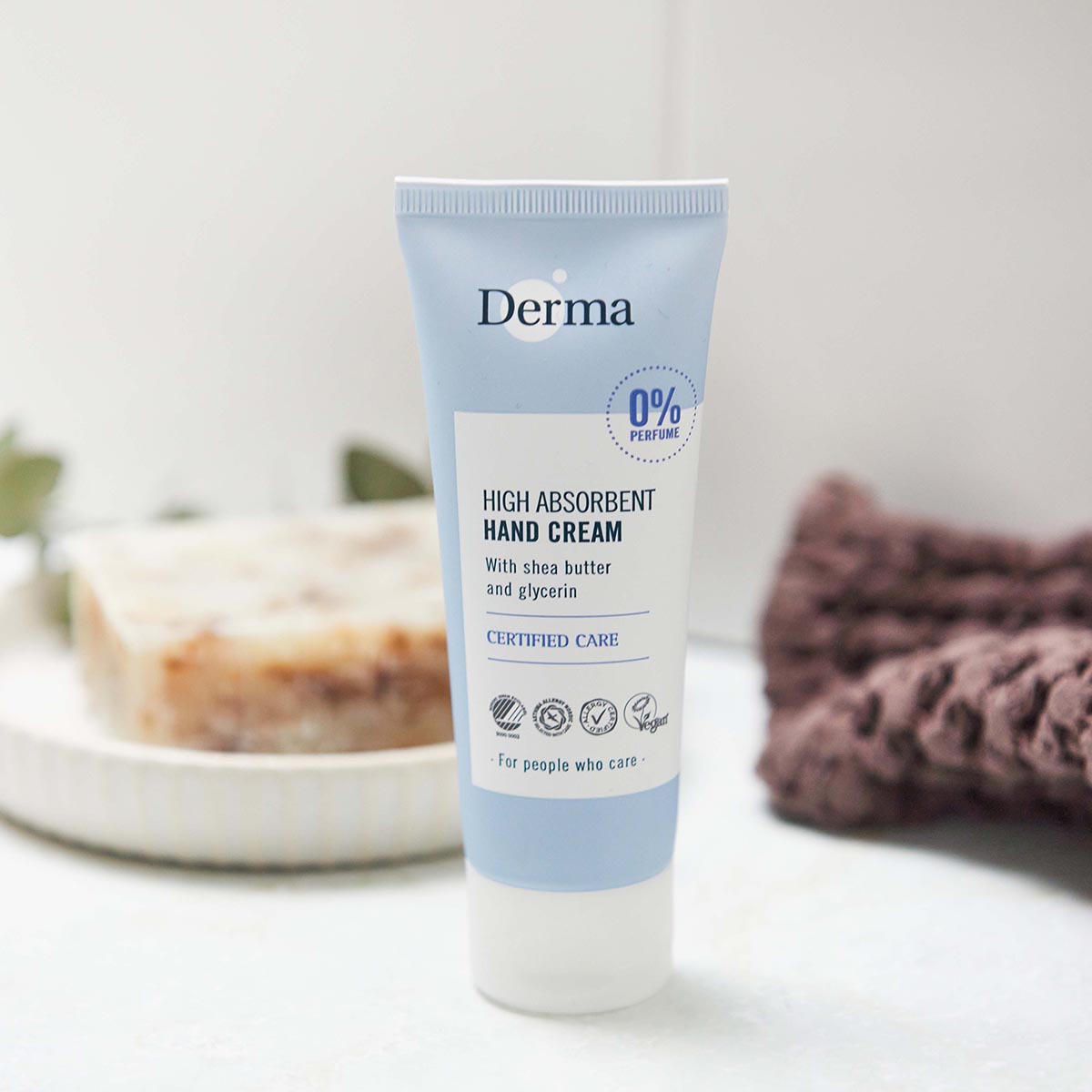 Håndcreme til tørre hænder fra Derma. Med shea butter - Køb her